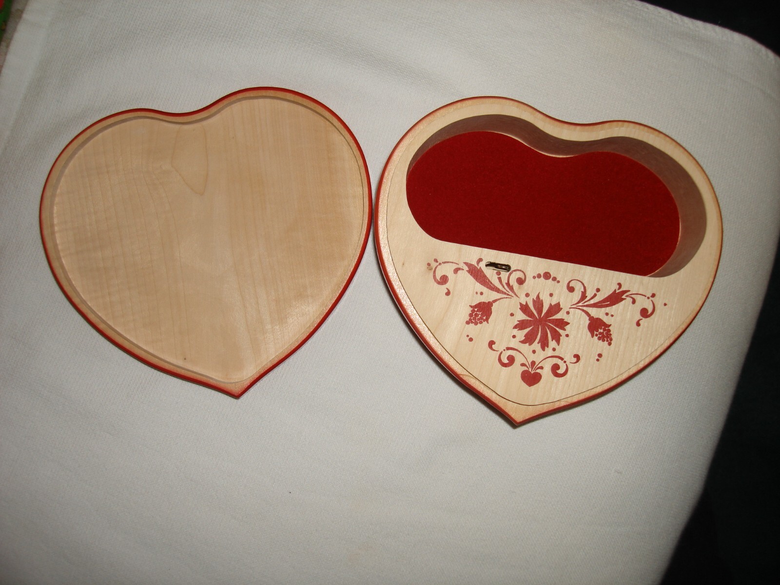 Schmid Brothers 1973 Amlings Flowerland Jewerly Red Wood Heart Italy ...