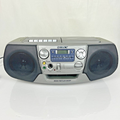 Vintage Sony CD AM/FM Radio Cassette Recorder CFD-V17 Mega Bass Silver ...