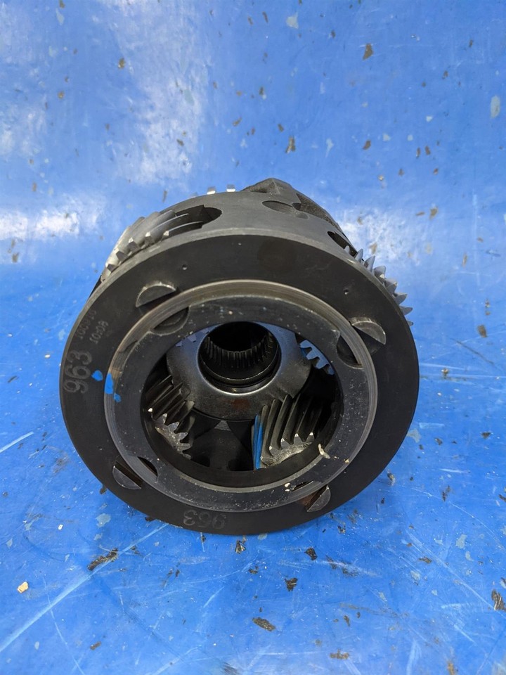 2007 Saturn Vue Rear Suspension Differential Assembly GM 19125757 | eBay