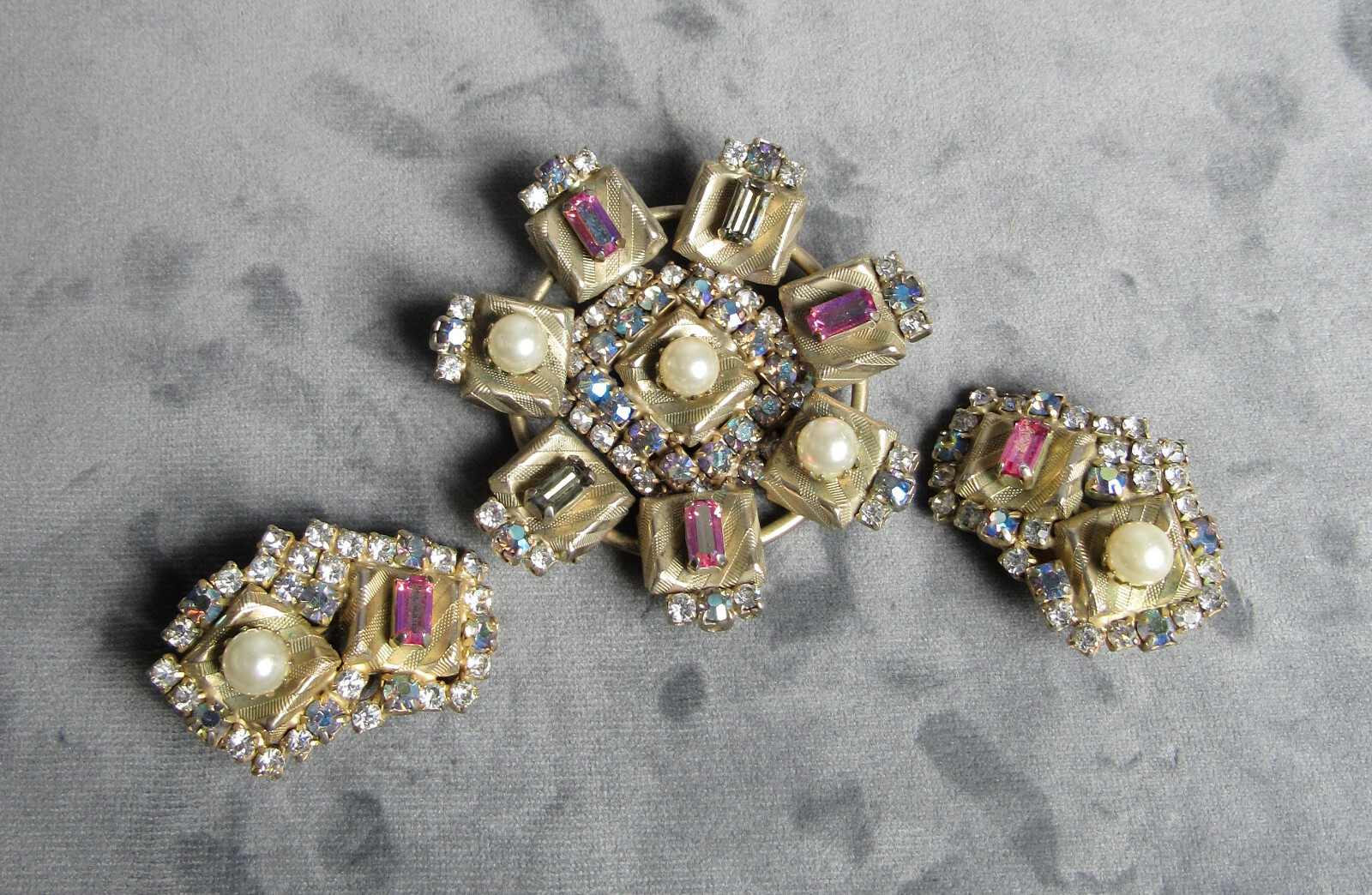 Vintage Signed Hobe Rhinestone and Pearl Brooch and E… - Gem