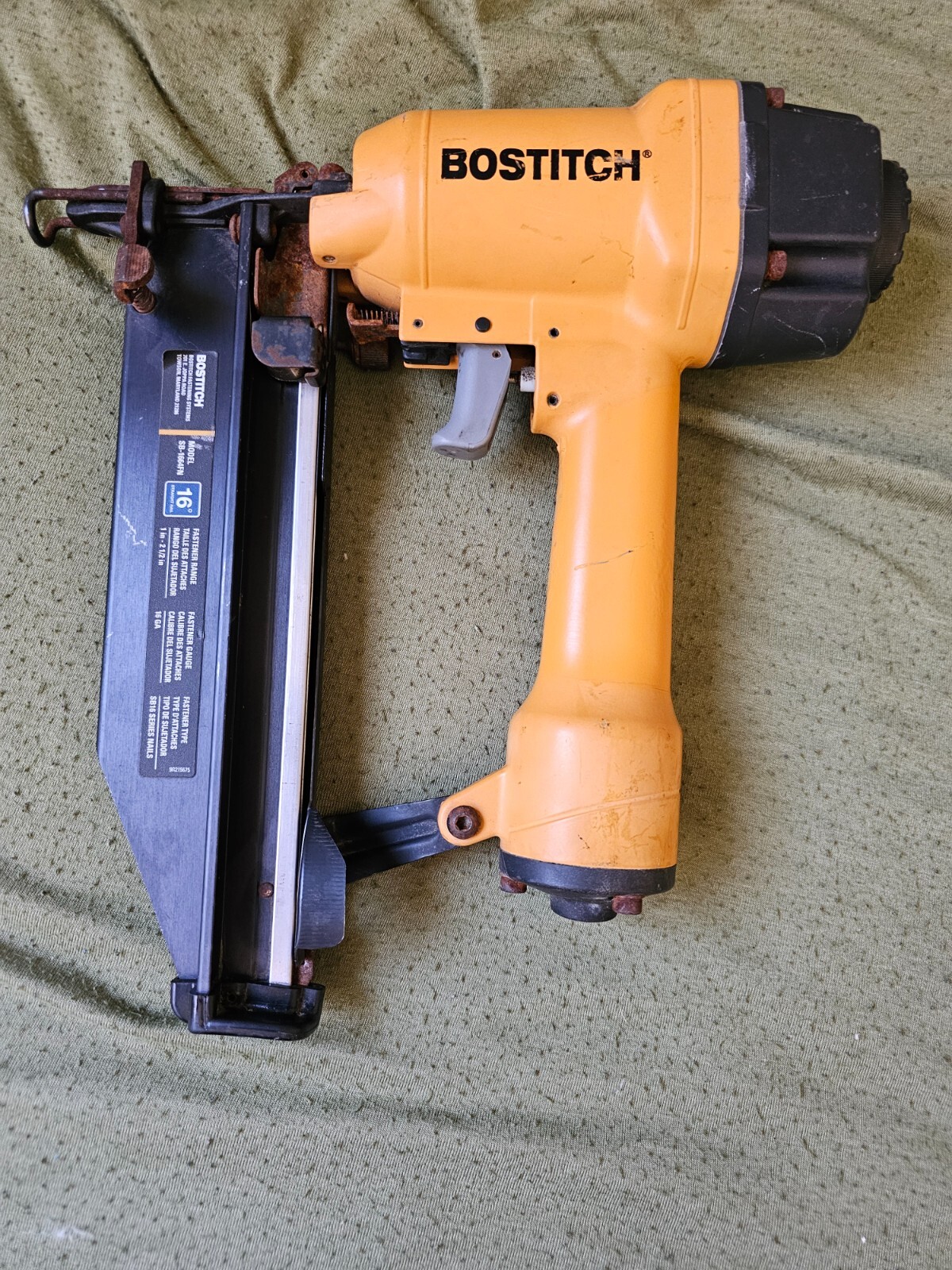 Bostitch SB-1664FN 16-Gauge Pneumatic Air-Powered Finish Nailer - Works ...