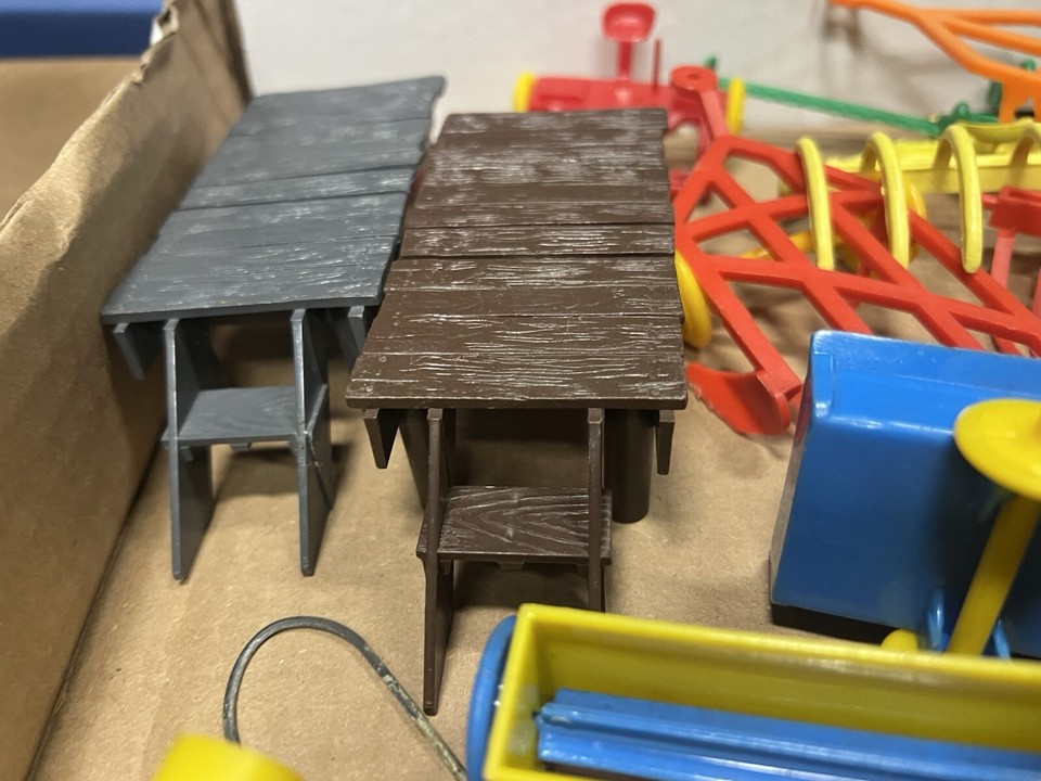 Large lot miscellaneous Vintage Marx farm set play parts people Animals ...