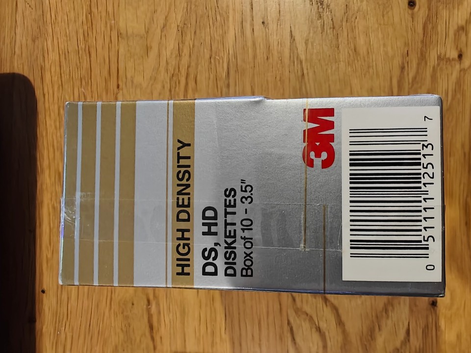 18 x Floppy Disks (10 x 3M High Density 3.5" Floppy Disks & 8 x Niceday ...