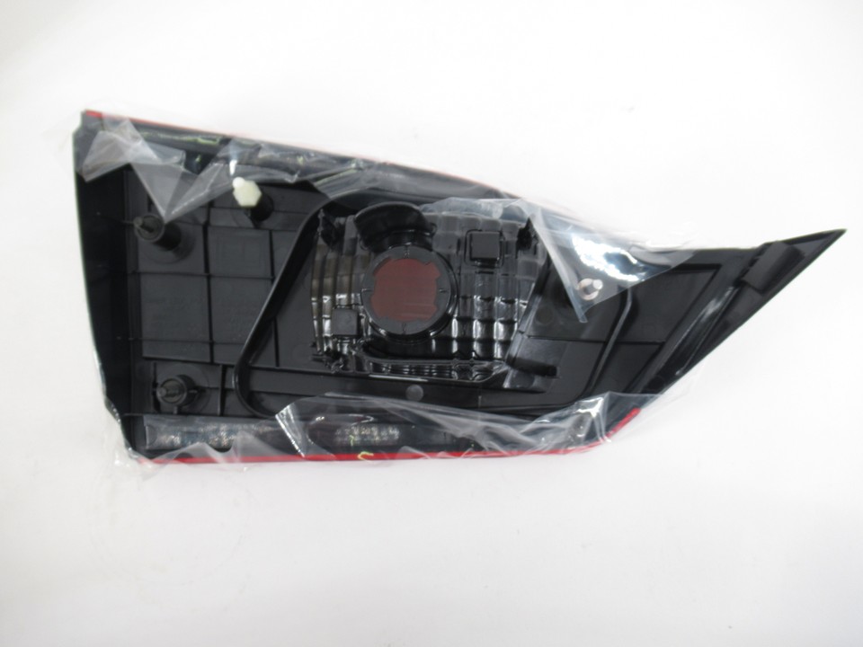 Genuine OEM Subaru 84912FL12A Passenger RH Reverse Lamp Tail Light 17 ...