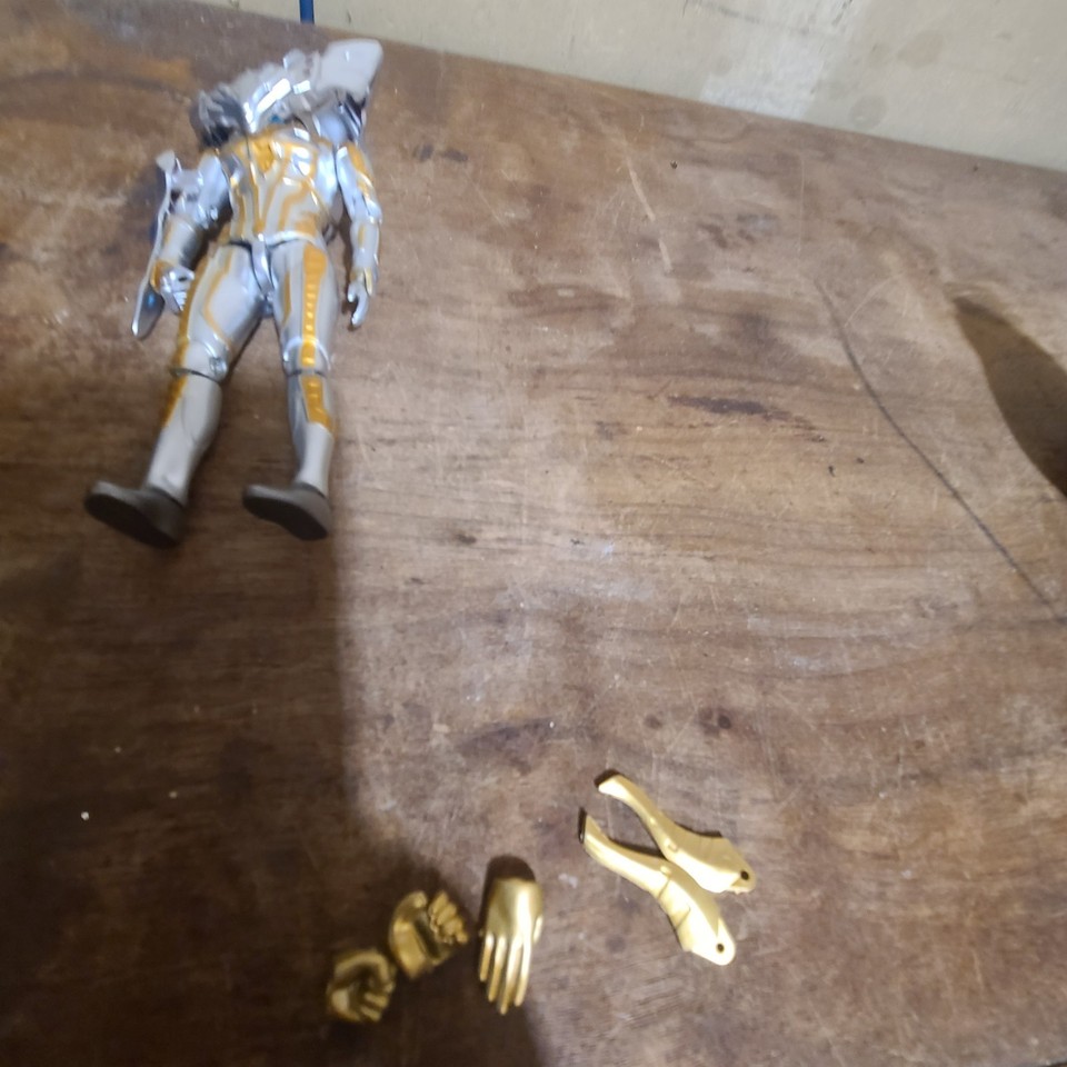 vintage Bandai S.H.Figuarts Ultraman Zero Beyond Action Figure Japan ...