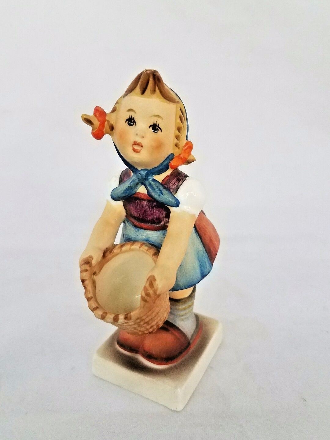 Vintage Goebel Hummel Little Helper #73 Girl with Basket Figurine | eBay