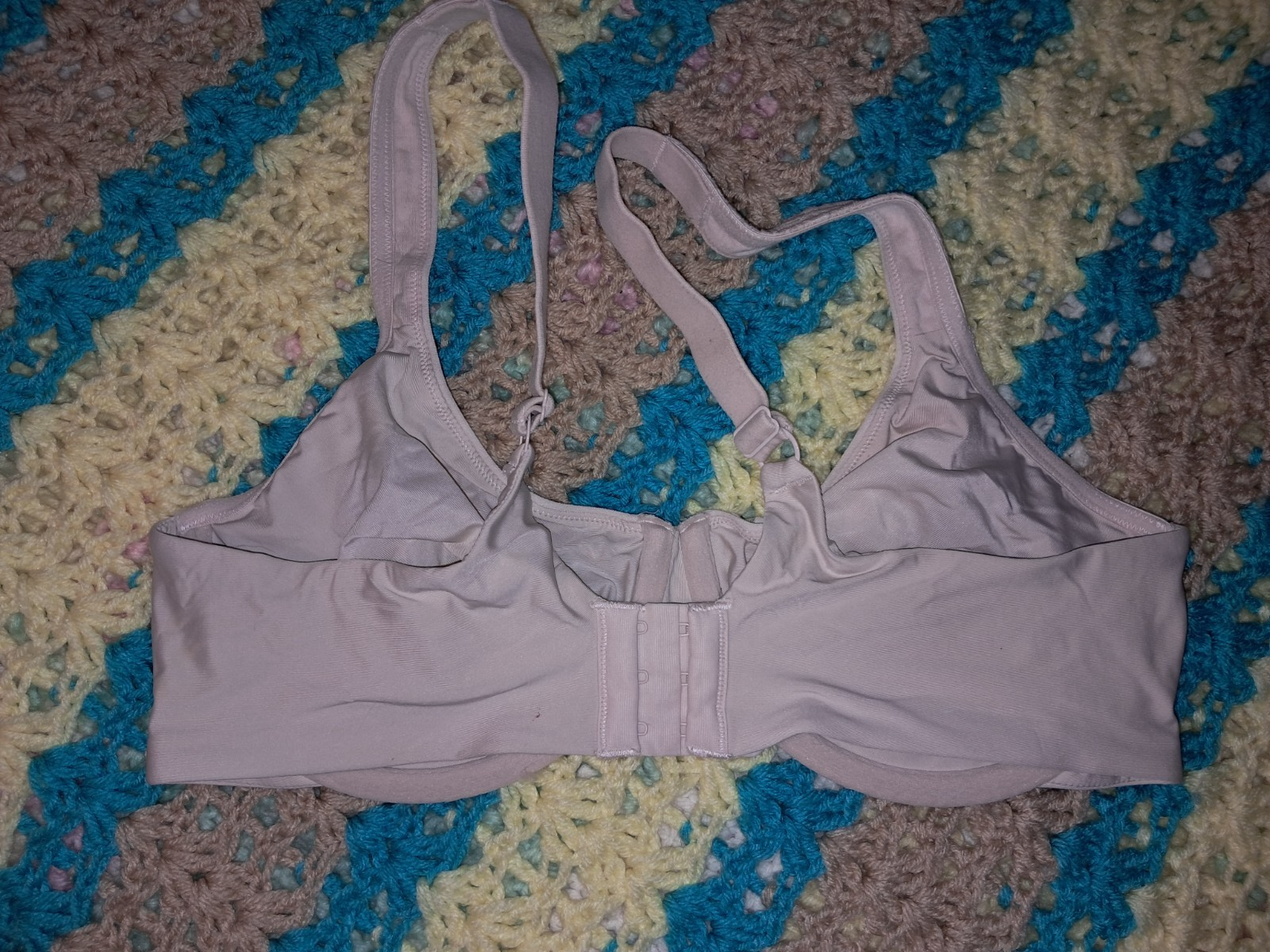 Olga Sheer Leaves Minimizer Bra 35519 Underwire Soft Cup Beige 40C make ...