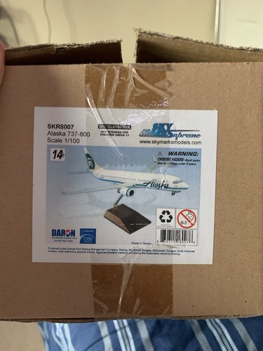 Alaska Airlines Boeing 737-800 Skymarks Model Plane 1:100 Scale Old ...