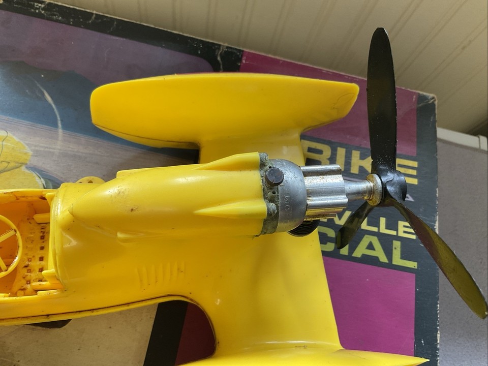 Cox .049 Shrike Prop Rod Nitro Gas Powered 049 Engine Yellow Tether Car ...