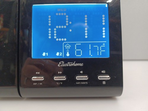 Electrohome EAAC601 Projection Alarm Clock With Am/fm Radio | eBay