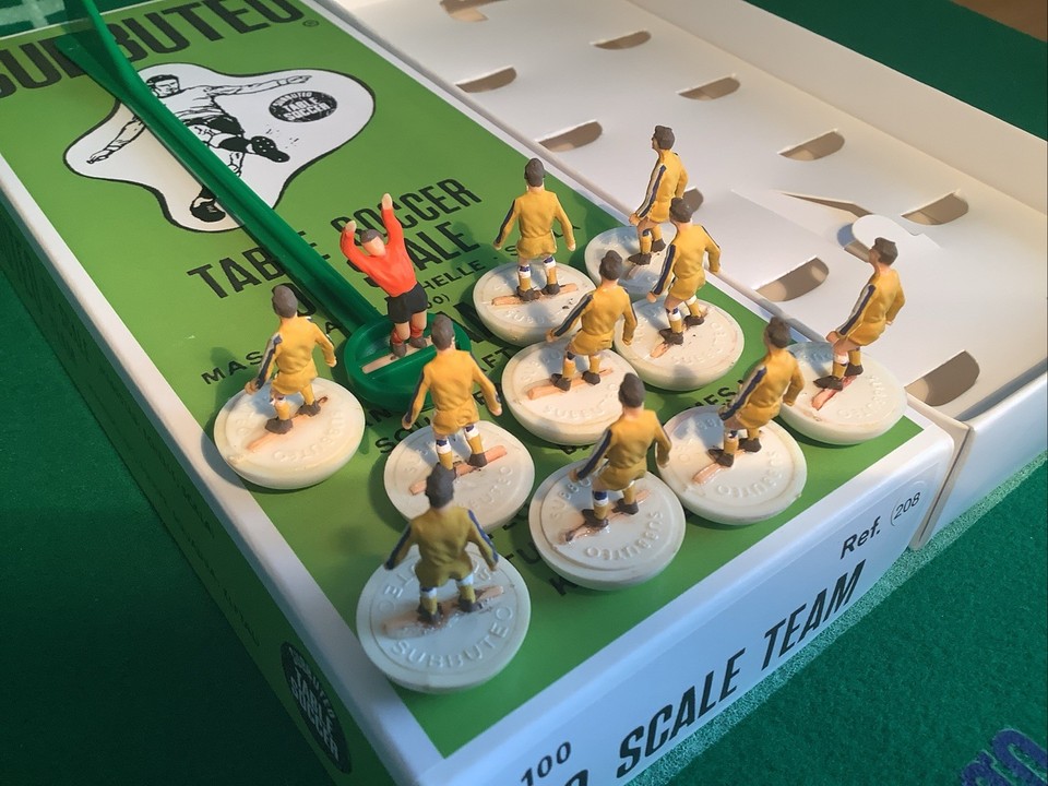 Subbuteo H/W Team. Ref 208 Leeds United. Partial 3 Player Restoration ...
