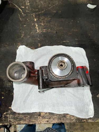 Cummins ISX15 Water Coolant Filter Base Inlet 3681446, 3681156, 4318607 ...