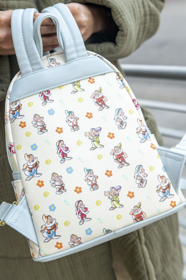 Loungefly Disney Snow White and the Seven Dwarfs Backpack & Dopey Pin ...