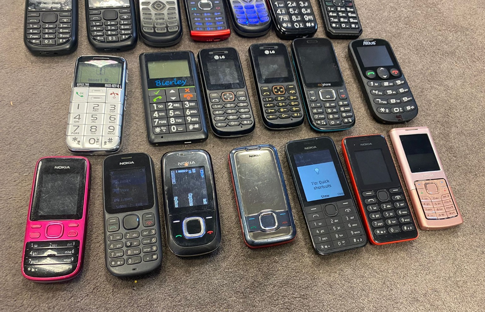 JOB LOT x26 Mobile Phones Mixed Models FULLY WORKING Locked/Unlocked ...