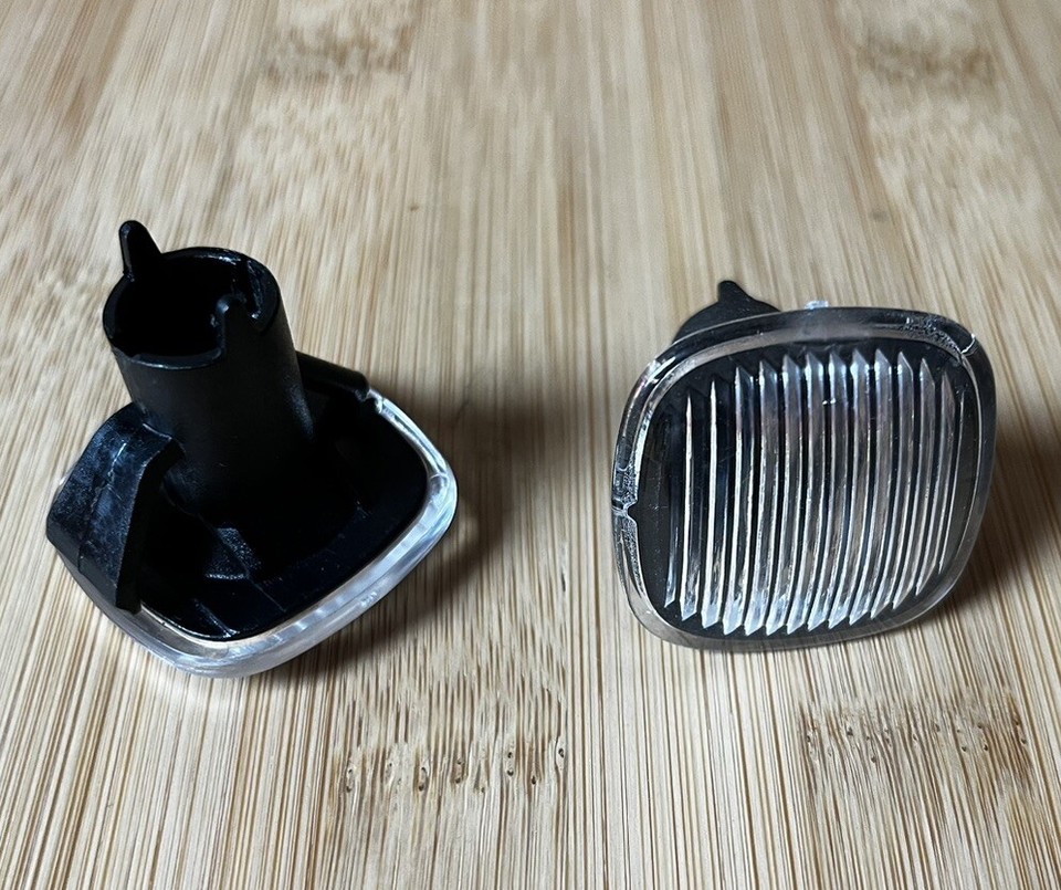 AUDI A4 A3 A8 SKODA RAPID OCTAVIA FABIA CLEAR SIDE REPEATERS INDICATORS ...