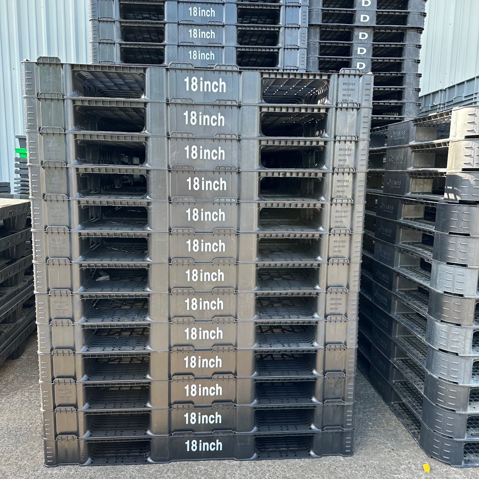 1320x1130x120MM PLASTIC PALLETS WITH 20MM LIPS - SET OF 7 GRADE A | eBay UK