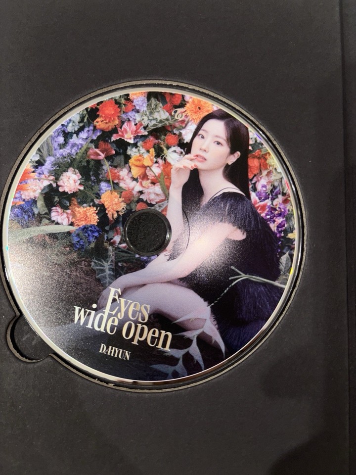 TWICE [EYES WIDE OPEN] All Member Autographed Signed Album MINT ...