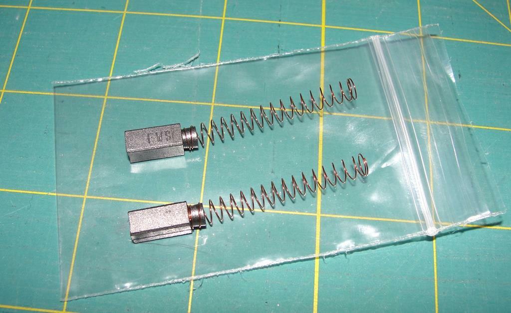 SINGER FEATHERWEIGHT MOTOR BRUSHES & SPRINGS (set of 2) ' 221-221K-222K ...