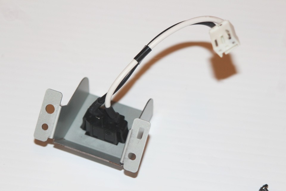 OEM Power Jack Wall Socket 1EM327037 - Emerson 40" LCD Television ...