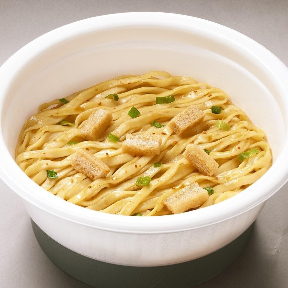 Nissin Japan Don-bei Salsa di soia Fritta Udon Soupless noodle Tipo ...