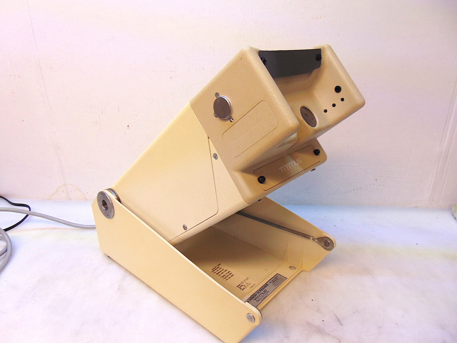 Titmus 2S Vision Screener Tester With 5 Slides Installed - Works Good ...