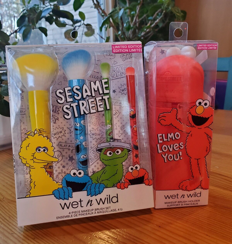 Sesame Street Wet N Wild Makeup Brush Set & Elmo Makeup Brush Holder ...