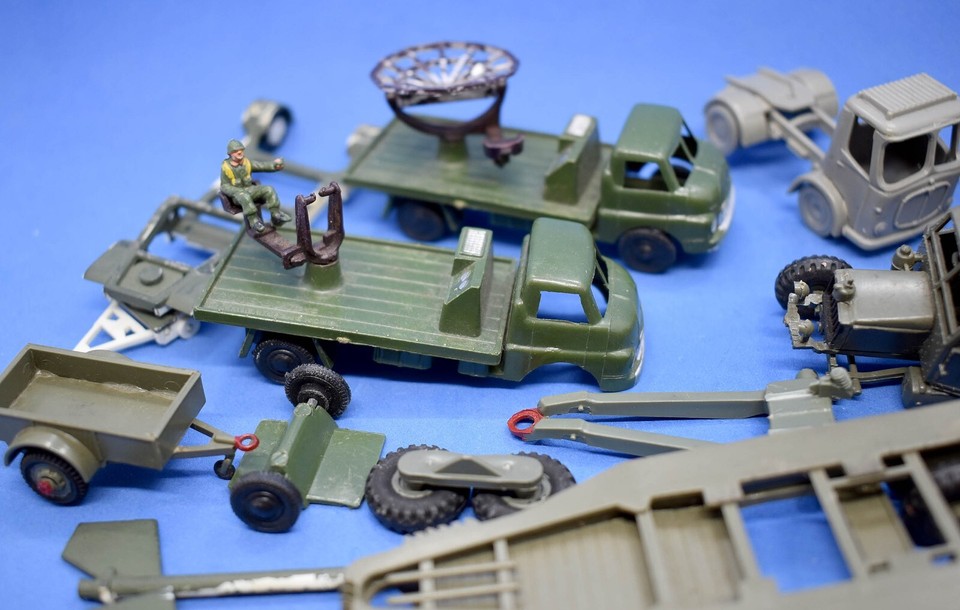 JOB LOT OF AIRFIX MILITARY VEHICLES & SOLDIERS 1:72 SCALE MODELS BROKEN ...