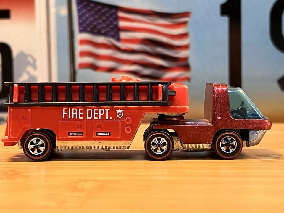 Hot Wheels Fire Engine Vintage Heavyweights Redline HK Check It Out | eBay
