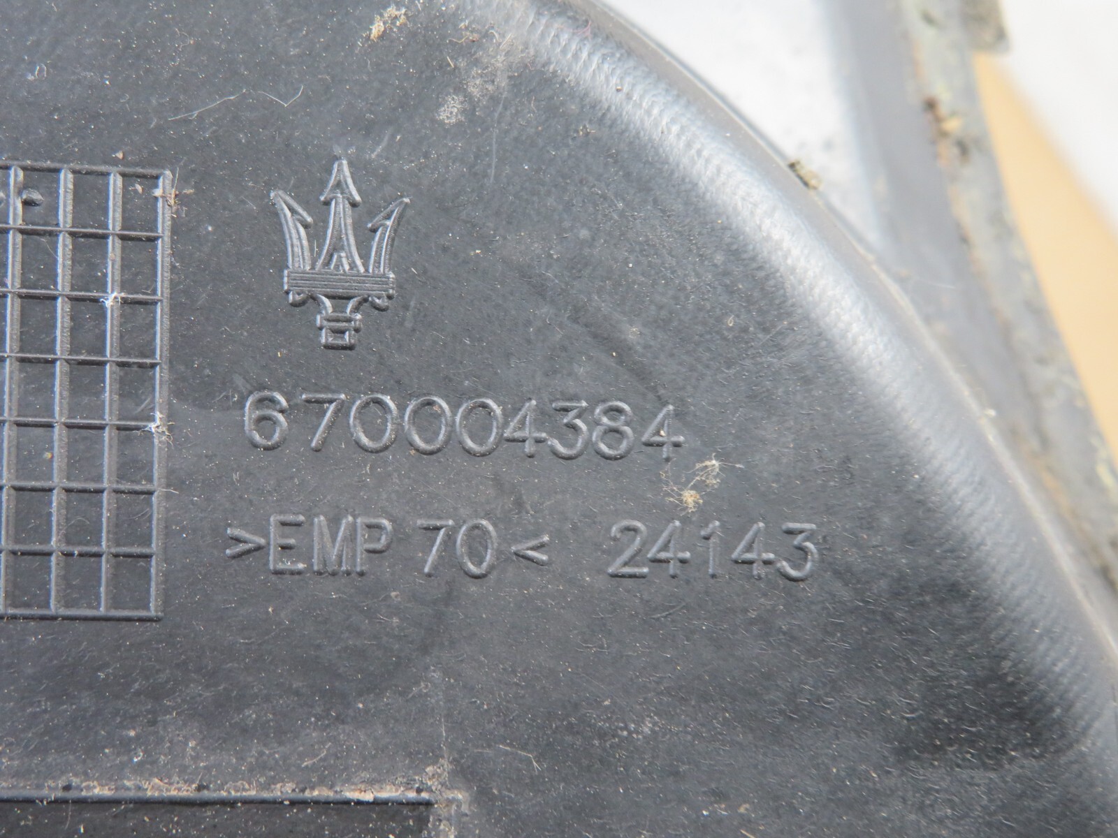 2014-2017 MASERATI GHIBLI REAR TRUNK LID LEFT & RIGHT COVER SEAL COVER ...