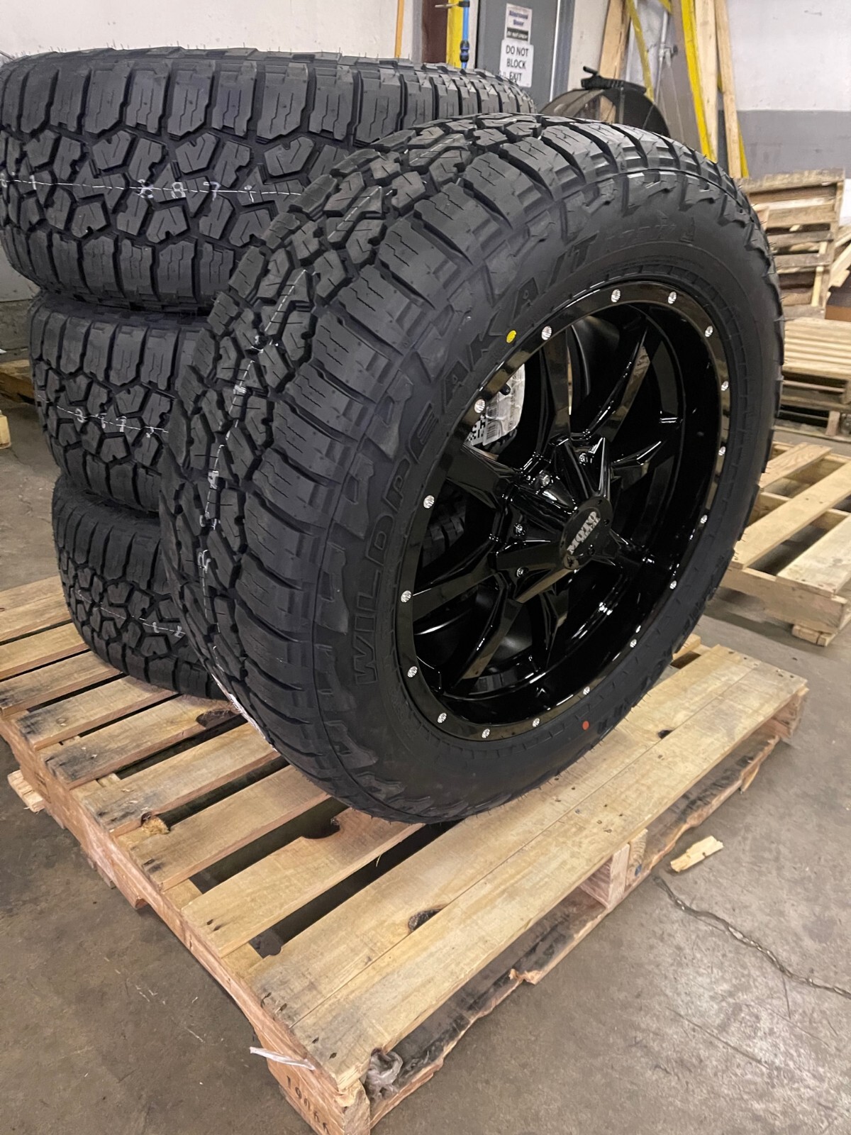 4 20x9 Moto Metal MO970 Black Wheels Rims 32" Falken AT3 Tires 6x135 ...