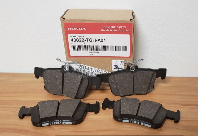 2017-19 Honda Civic TYPE-R Rear Brake Pad Set (43022-TGH-A01)