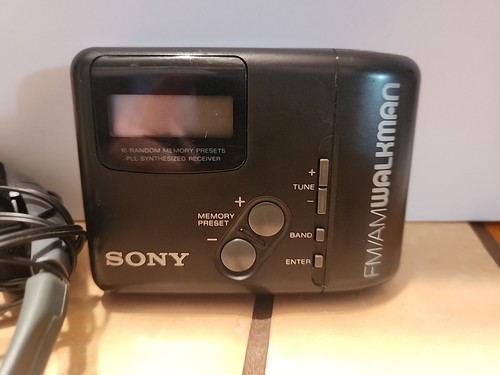 VTG Sony SRF-M30 FM/AM Walkman Radio Works. Volume Button Is Stuck ...