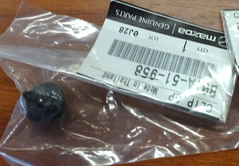 NEW OEM 2007-19 Mazda Spoiler Clip CX-9 CX-7 CX-3 Mazda3 B01A-51-958 | eBay