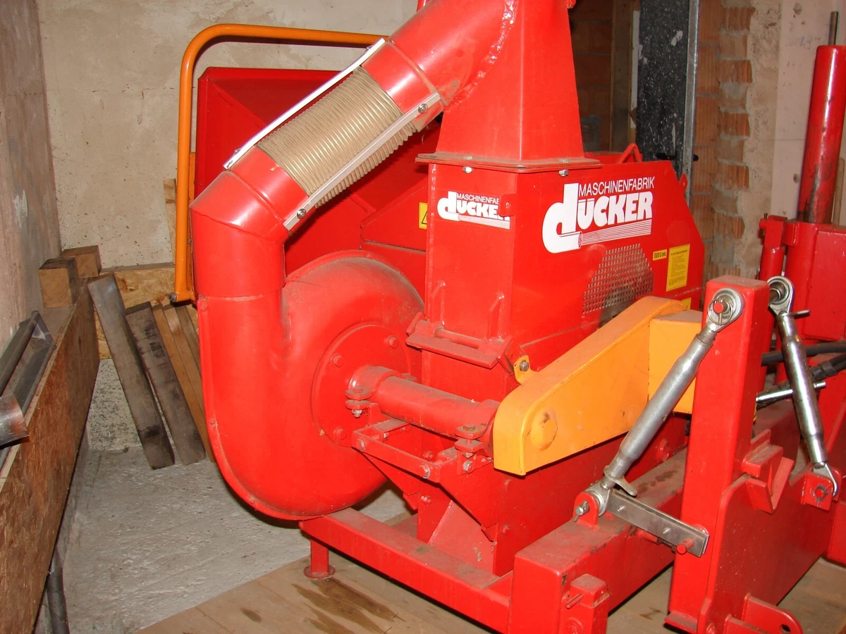 Holzhacker Mit Hohem Bis Niedrigem Kabel