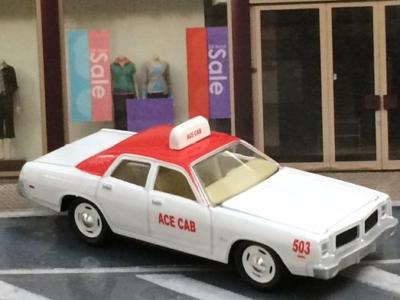 TAXI CAB 1977 77 Dodge Monaco Sedan ACE CAB Car 1/64 Scale Limited ...