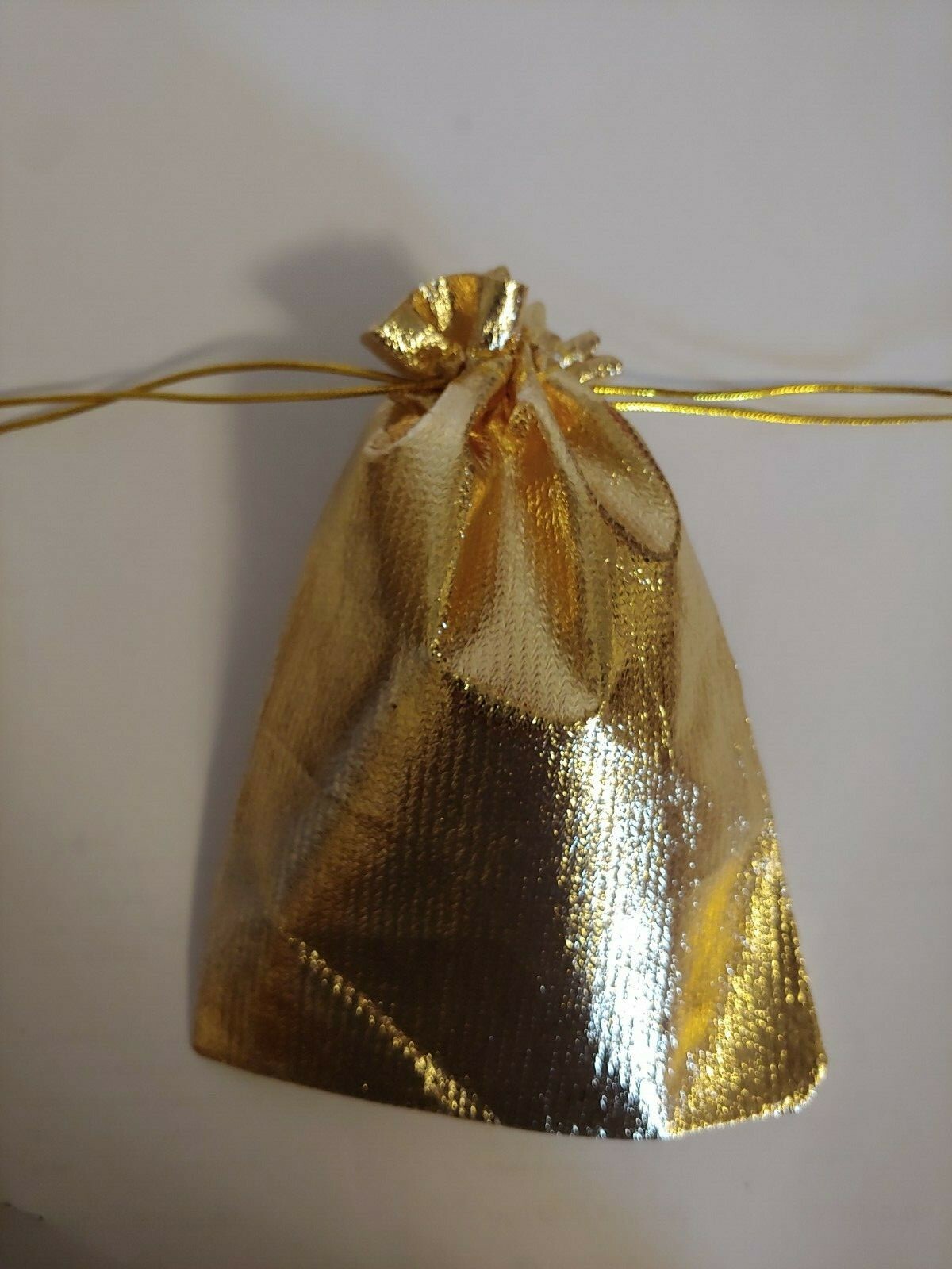 Gold Party Bags - Includes 20 Draw String Bags - Great For Party Gifts ...