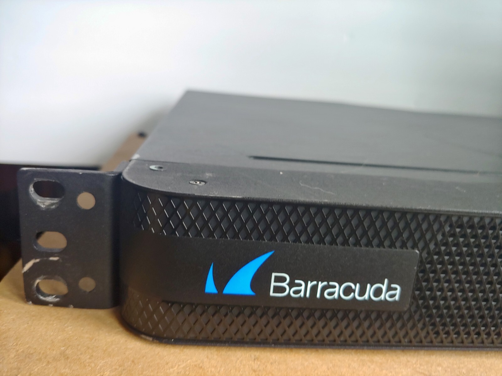 Barracuda+Networks+BAR-SF-958830+BSF300A+Email+Security+Gateway+300 ...