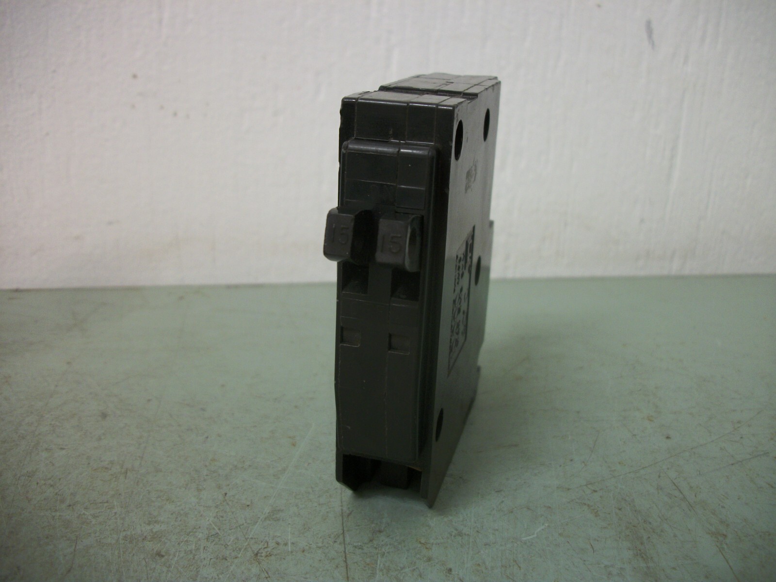 SQUARE D QOT TANDEM CIRCUIT BREAKER QOT1515 15AMP 240VOLT 2POLE HOOK ...