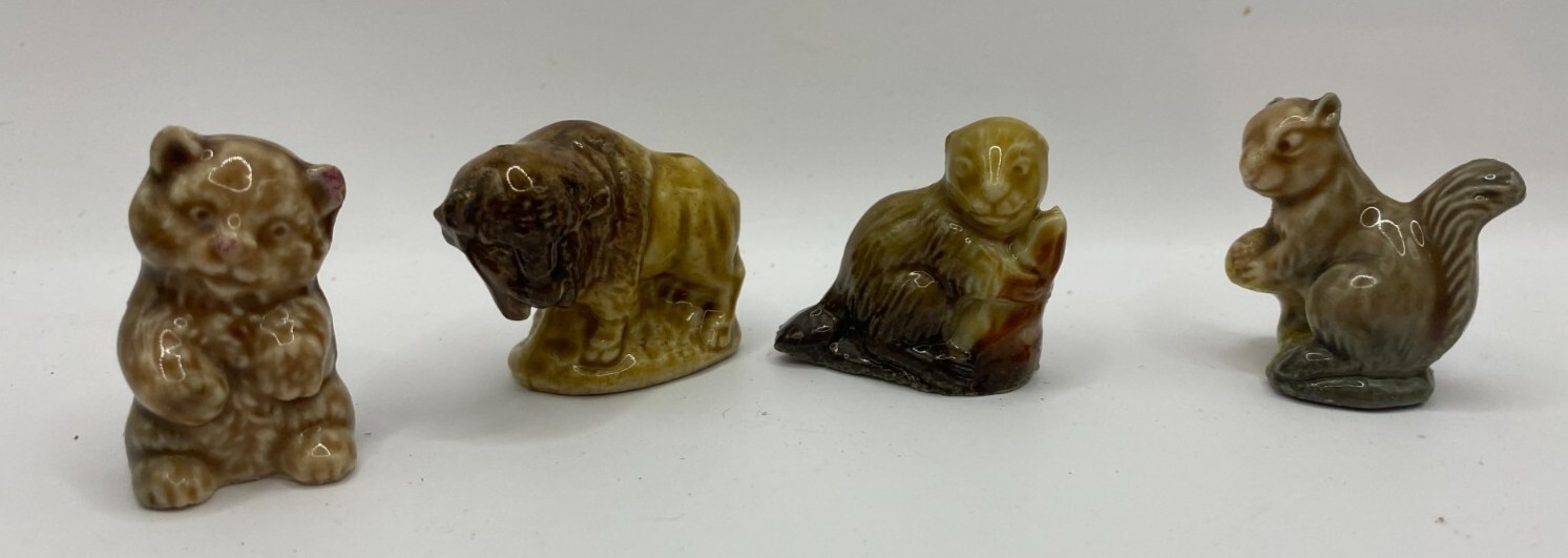 LOT OF 4 WADE WHIMSIES ANIMAL FIGURINES buffalo, beaver, squirrel, bear ...