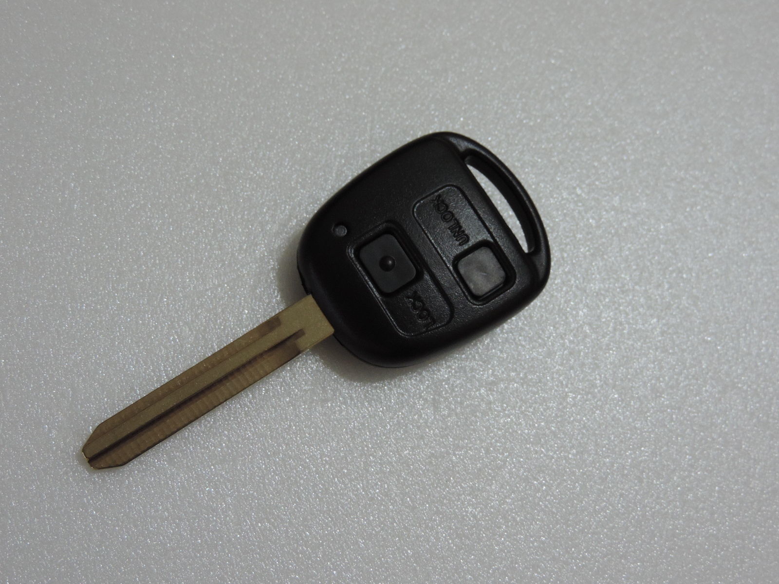 TOYOTA 2 BUTTON REMOTE KEY FOB DENSO 1512V AVENSIS Incl VAT | eBay