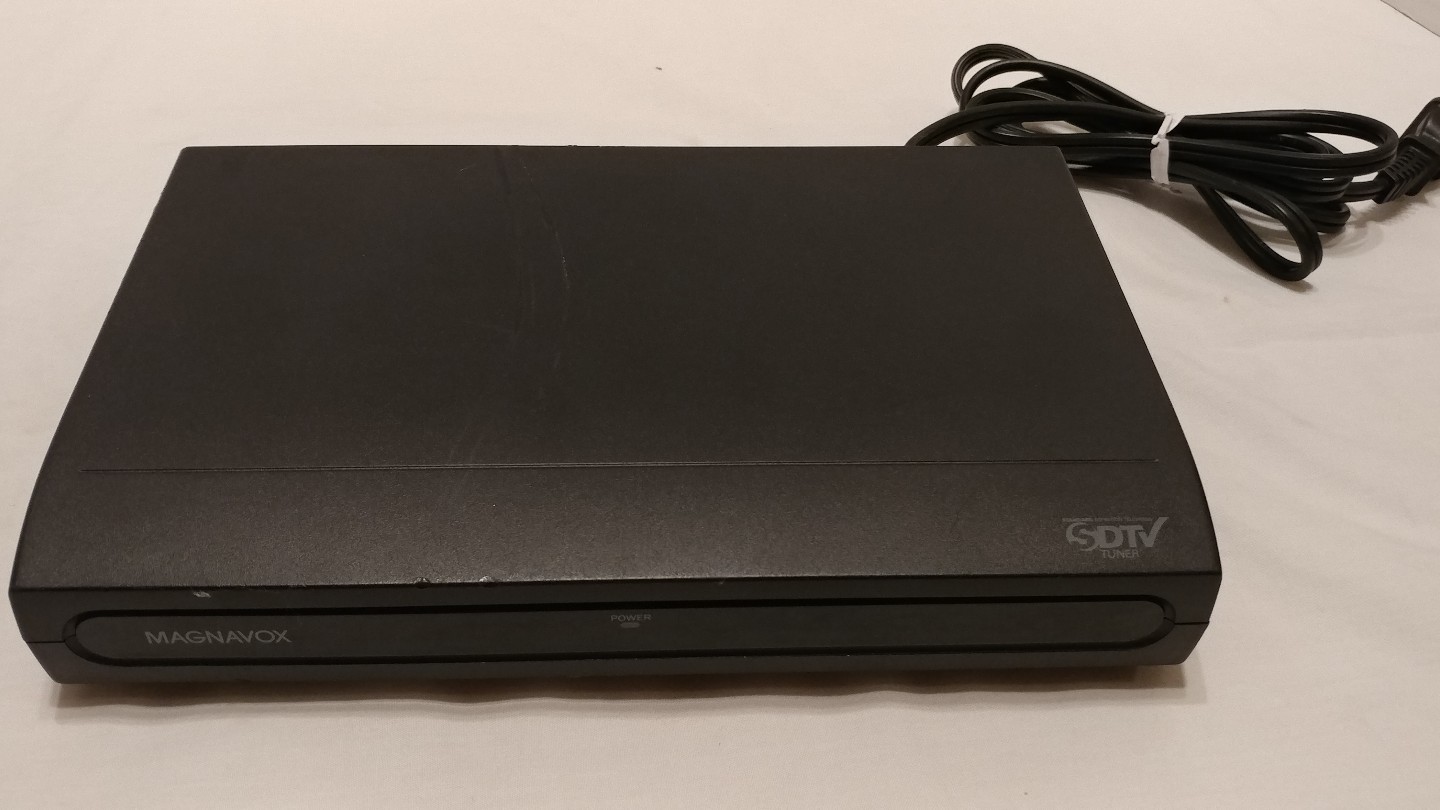 MAGNAVOX DTV Digital to Analog Converter SDTV Tuner Model TB110MW9 - No ...