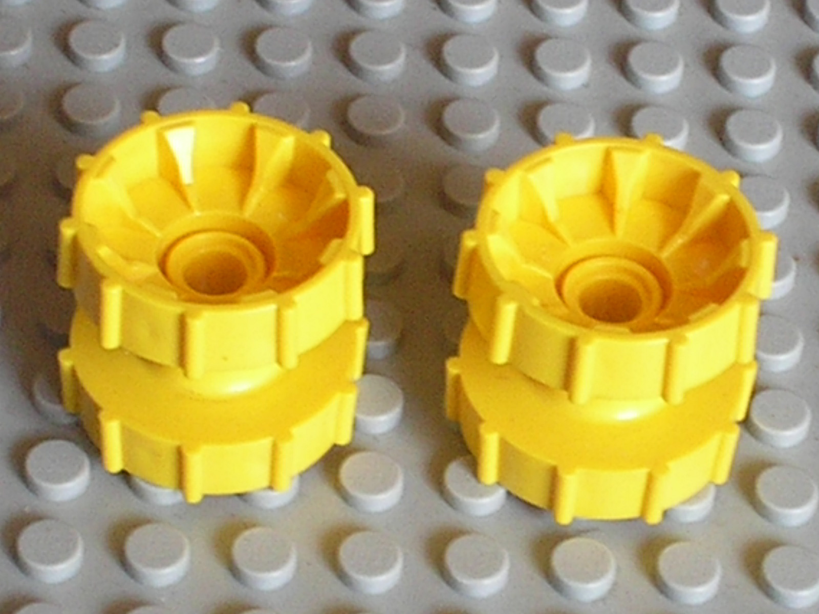 LEGO Technic Tread Sprocket Wheel 32007 / sets 8257 8414 7248 8419 7243 ...