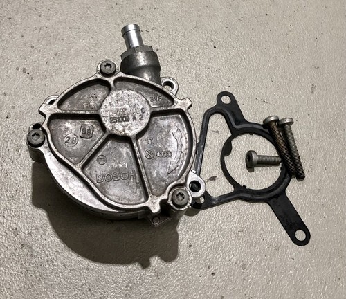 VW Passat R36 B6 B7 3C CC Touareg 3.6 V6 Vacuum Pump 03H145100C | eBay
