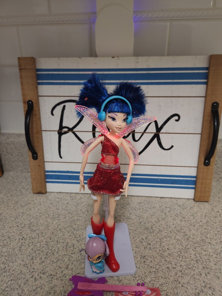 Winx Club Mattel Pixie Magic Musa Doll - with accessories. Working ...