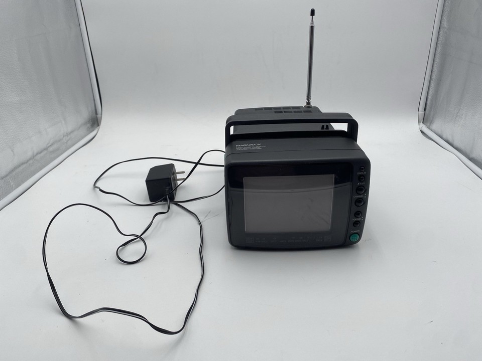 Vintage Magnavox RD0510 C103 Portable 5” Color TV For Parts or Repair ...