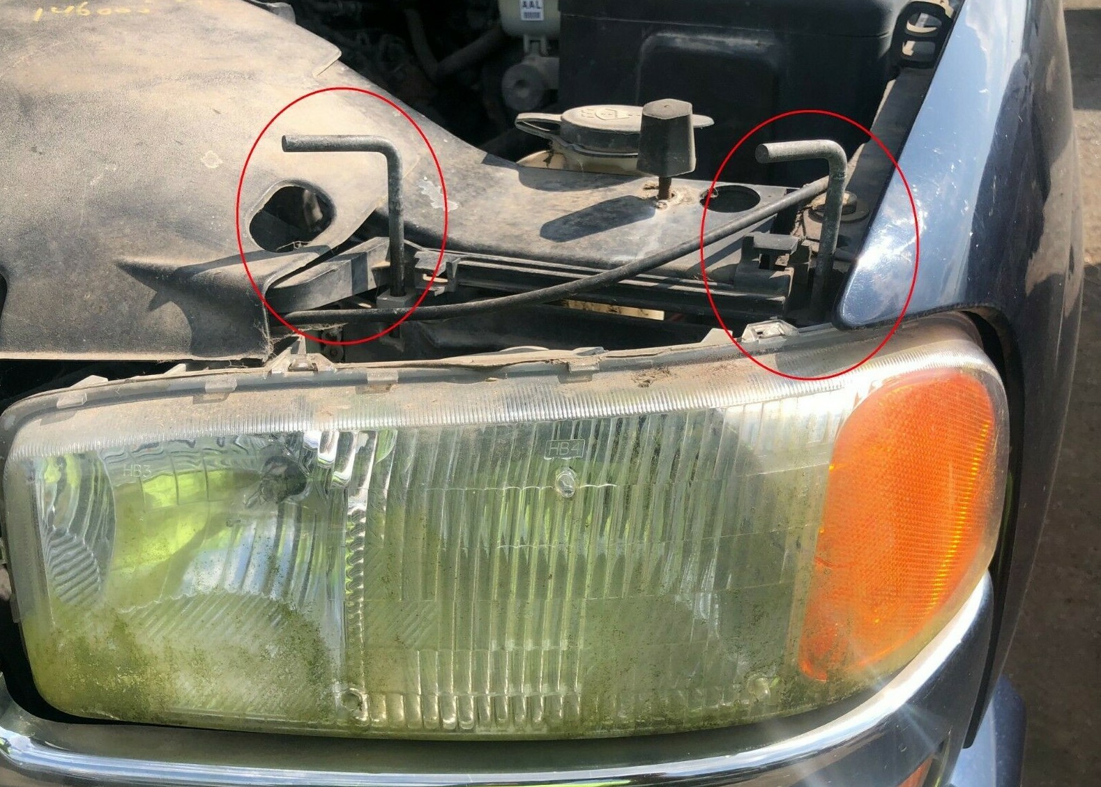 99-06 GMC SIERRA 2x HEADLIGHT MOUNTING PINS RODS Pair 99-06 MOUNTING ...