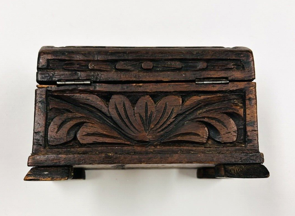 Vintage Primative Wood Chest Box Wooden Hand Carved 4 1/4" x 2 3/4" x 3 ...