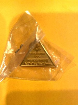 SALt LAKE CITY OLYMPICS DELTA AIRLINES PIN ALL GOLD TRIANGLE PROUD ...