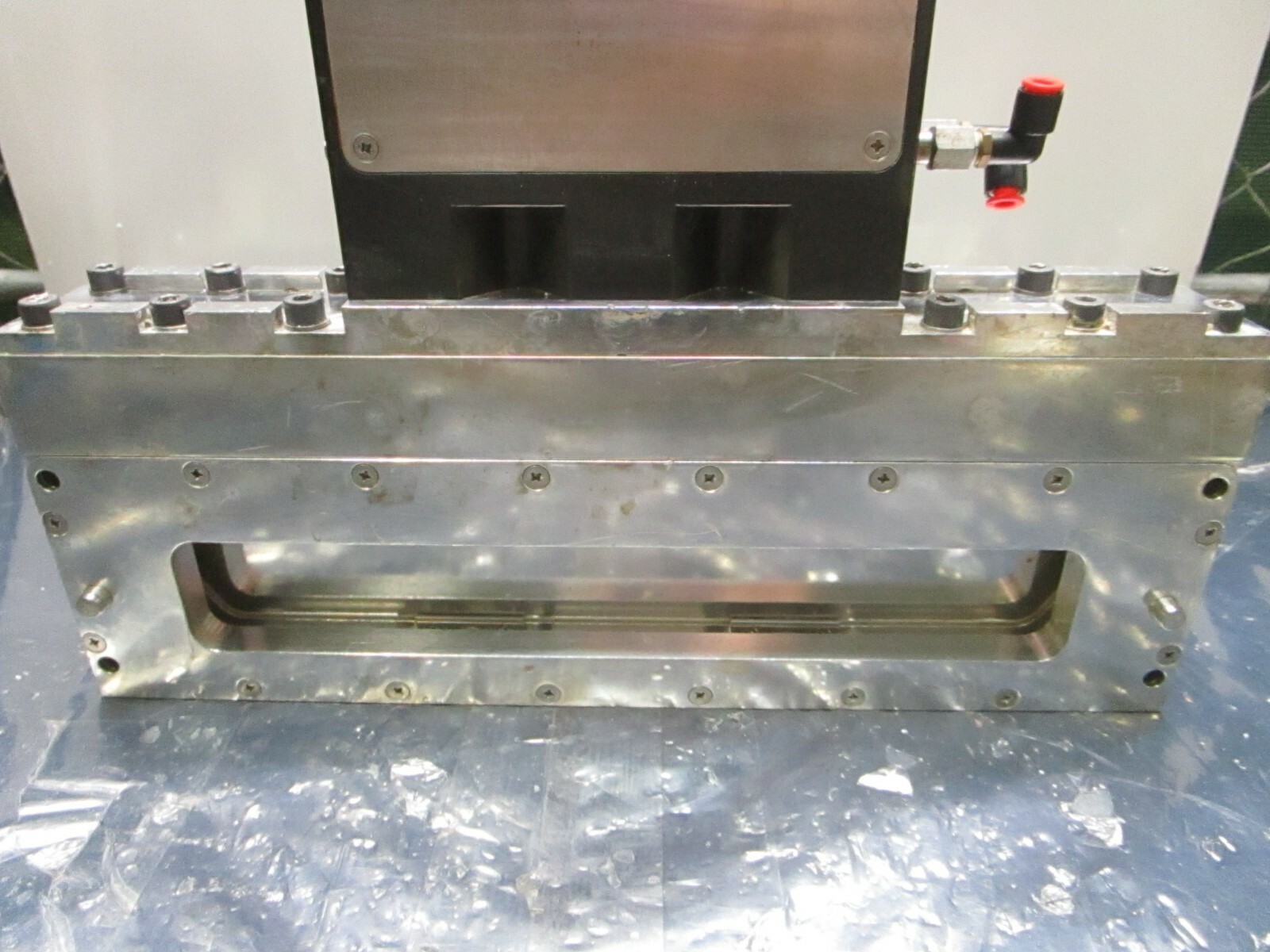 VAT 02112-AA24-AVU1/0095 RECTANGULAR GATE VALVE, A380546, 104208 | eBay