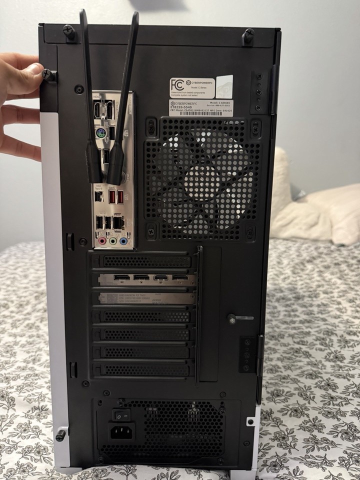 CyberPowerPC - Gaming-AMD Ryzen 7 8700F-AMD Radeon RX 7600 8GB - 16GB ...